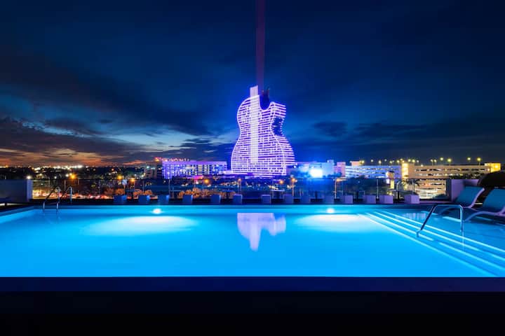 Luxury Aparthotel 2br - Pool • Prime Location - Dania Beach, FL