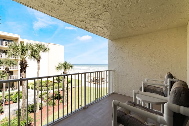 Castle Reef 327 Beautiful, Lush, Views! - New Smyrna Beach, FL