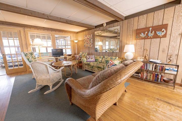 Mtm Premier Beach Cottage On Lake Michigan Shore - Michigan