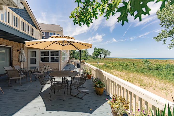 On The Beach Cottage, With Lake Michigan Shore - Michigan City, IN