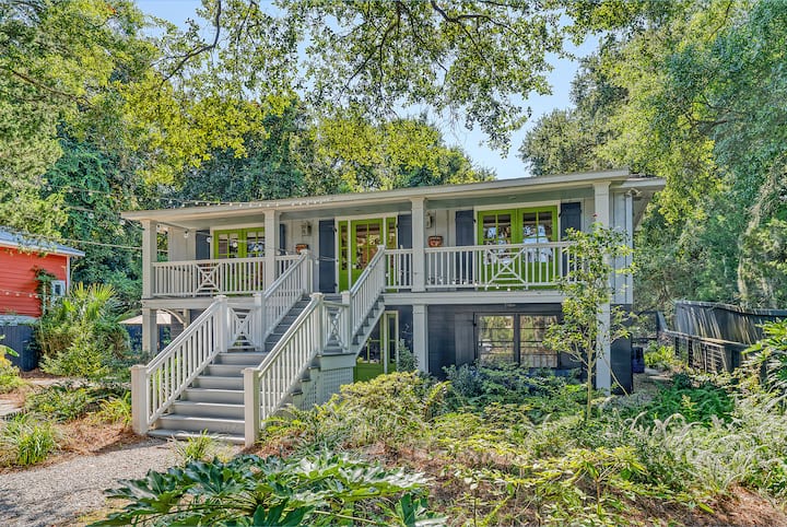 Cabin By The Sea- 2 Living Areas-lush Fenced Yard - Folly Beach, SC