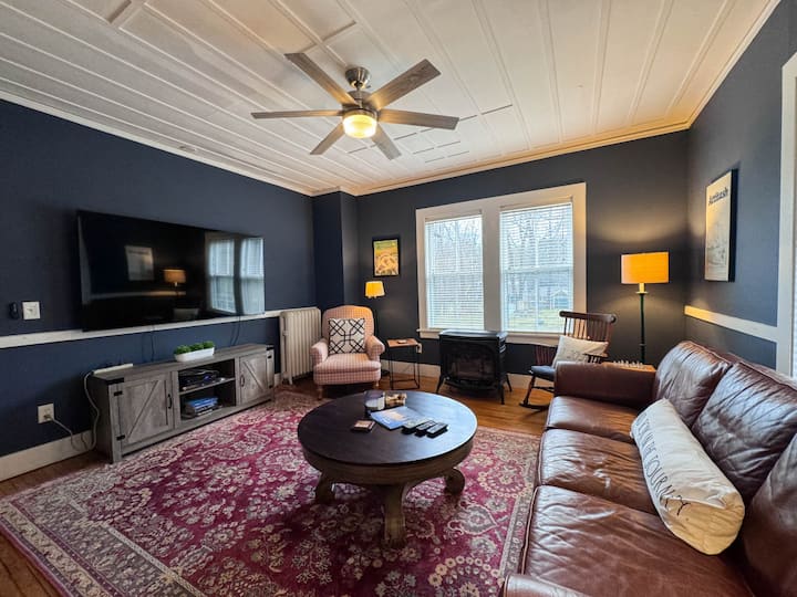 Carter Notch Inn | Hot Tub | 9bdrm | Sleeps 25 - New Hampshire