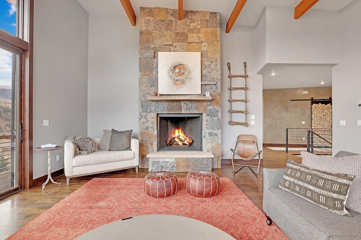 Luxurious Contemporary Home In Summit Sky Ranch - Silverthorne, CO
