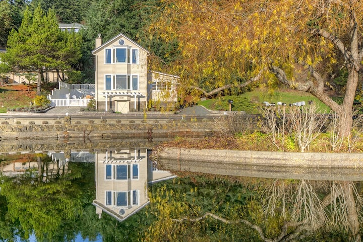 Historic Waterview Home. Hot Tub, Pets Welcome - Orcas Island, WA