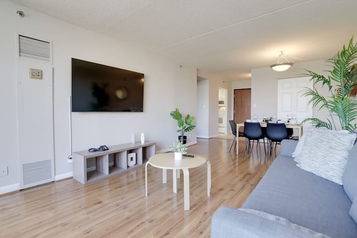 Modern Pentagon City Retreat - Arlington, VA