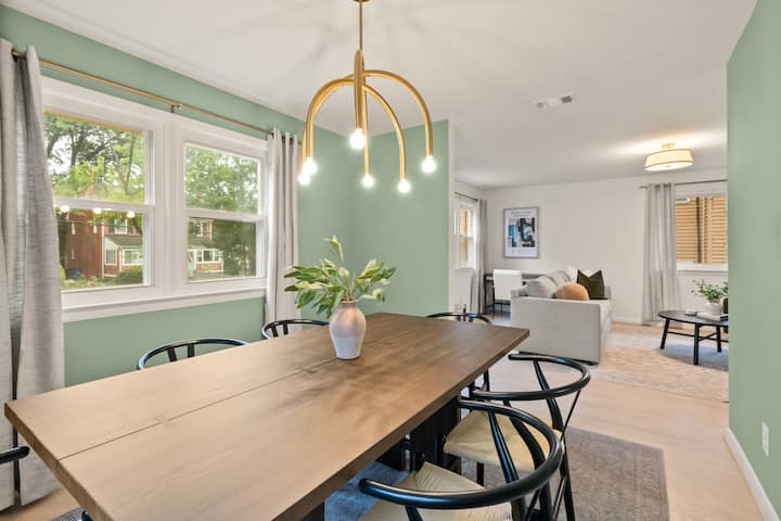 Pentagon City Getaway Walk To Metro - Arlington, VA