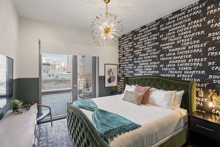 Corner Penthouse With Private Terrace – Hotel - New Orleans, LA