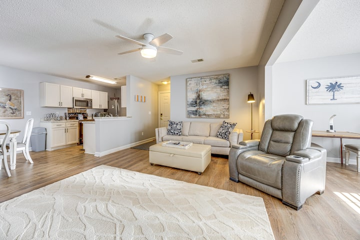 4 Mi To Brookgreen Gardens: Murrells Inlet Condo - Murrells Inlet, SC