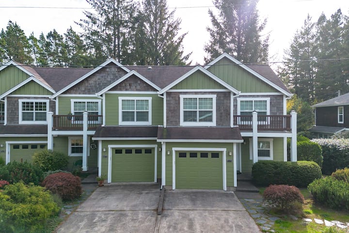 Near Downtown And Golf Course, Easy Walk To Beach - Manzanita, OR