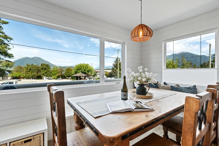 Downtown Tofino Bungalow-tonquin, Restaurants, Tou - Tofino