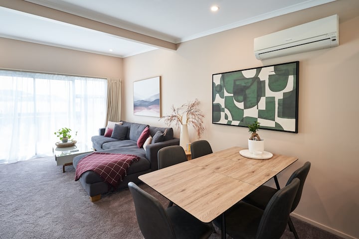 Stylish City Pad – Luxe, Comfy, Central - Dunedin