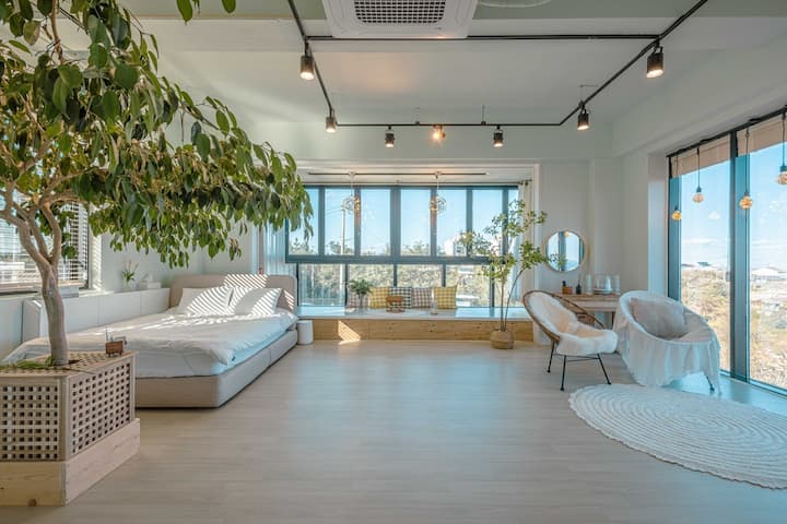 #묵호항 #스카이밸리 #전망대 2층단독사용루프탑 캠핑공간 - Donghae-si