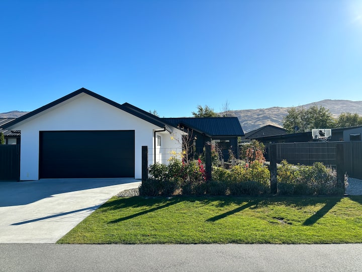 Pedal And Play - Cromwell Holiday Home - Cromwell