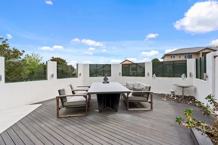 Fernwood Escape - Tauranga Holiday Home - Bay of Plenty