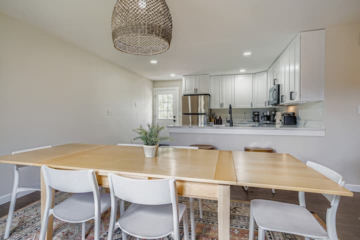 The Wolfe Den: Games & Spa - Arvada, CO