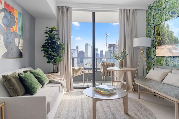 2414 | Chic Stay Miami W Bay & City Views | Pool - Miami