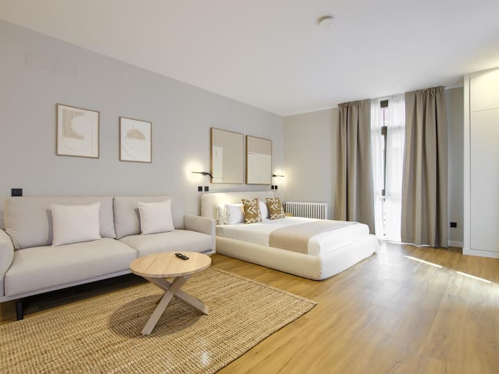 Dobo Justicia 2pax 1bth - Estación de Cercanias de Recoletos - Madrid