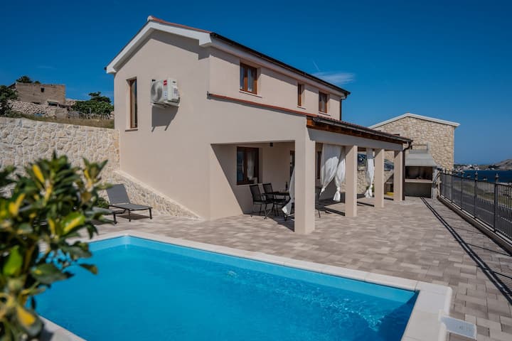 Villa Kamia - Karlobag