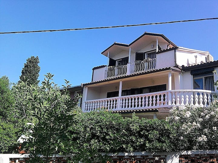 Ruhiges Ferienhaus In Novi Vinodolski - Selce