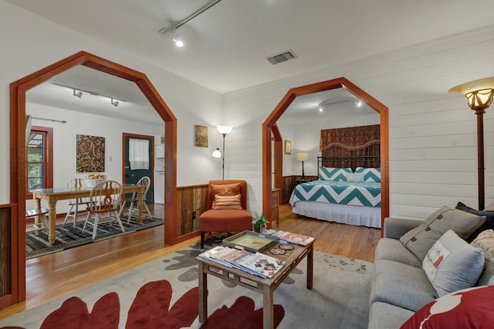 Nandina Cottage Hot-tub Four Minutes To Marktplatz - Fredericksburg, TX
