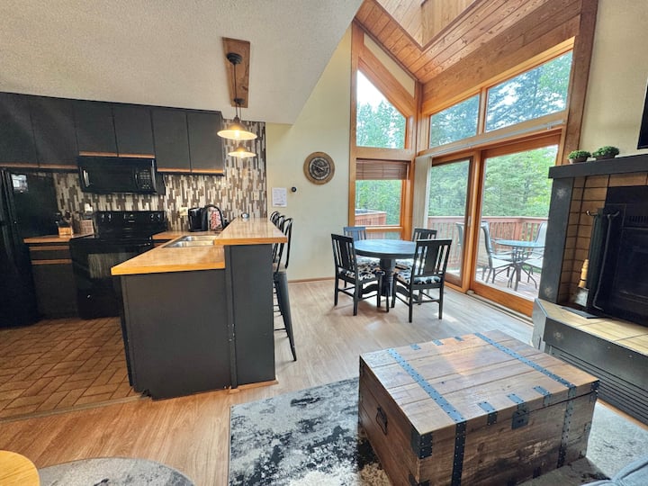 Lutsen Ski-in/ski-out Townhome | Pool, Gym, Sauna - Lutsen, MN