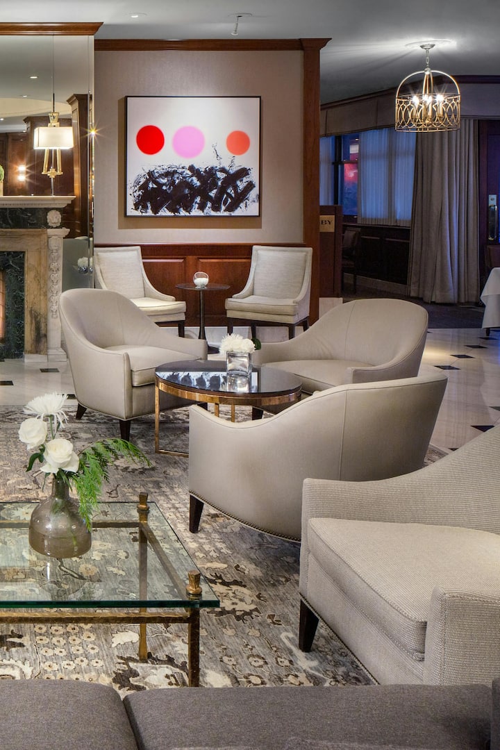 24/7 Fitness Center And In-room Spa Services - Birmingham, MI