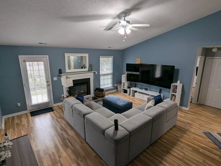 Cozy Ranch Home <20 Mins To Charlotte City Center - シャーロット, NC