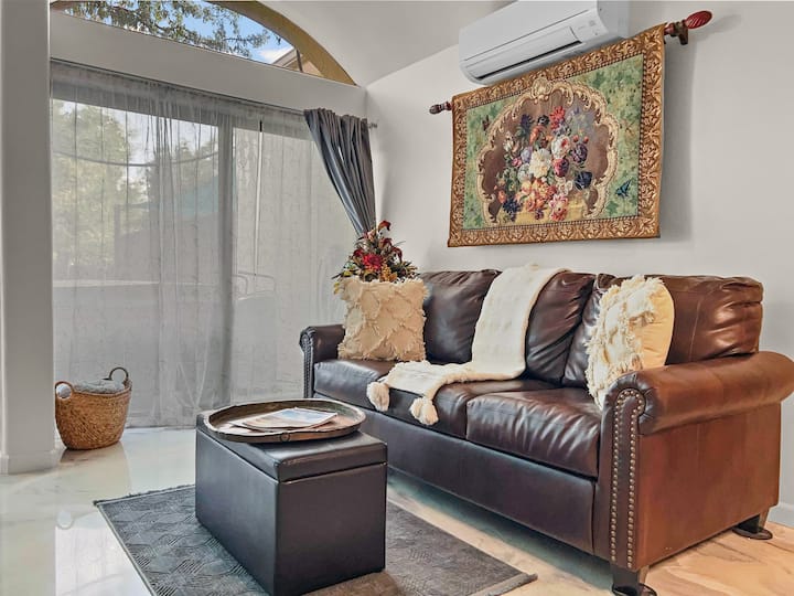 Quiet Garden Sanctuary Couples Hot Tub - Palisade, CO