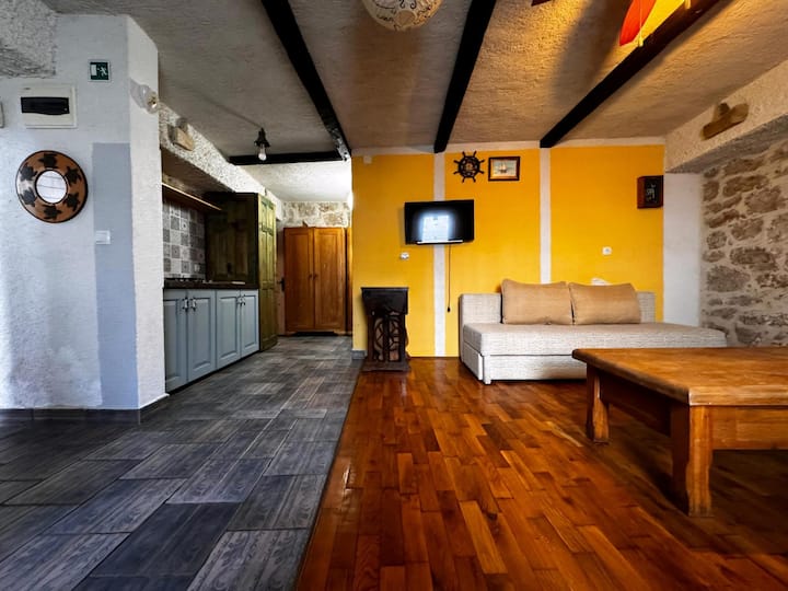 Große Wohnung In Betina Mit Whirlpool Und Terrasse - Murter