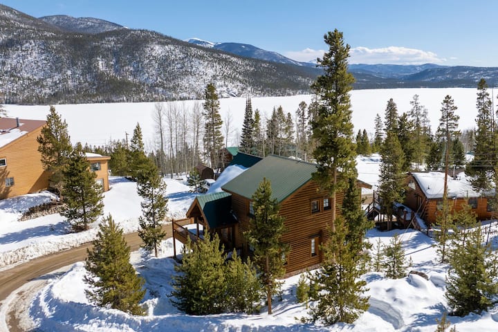 Cozy Mountain Chalet Made For Winter Getaways - Grand Lake, CO
