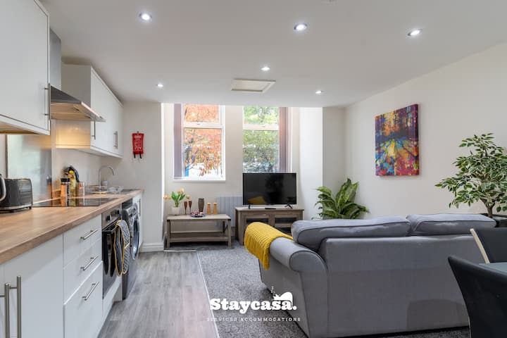 Charming 2-bed Apt W/ Parking - Manchester