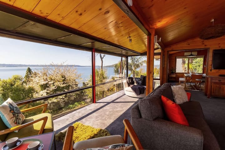 Aroha Te Taumata | Great Lake Views & Spa Pool - Rotorua