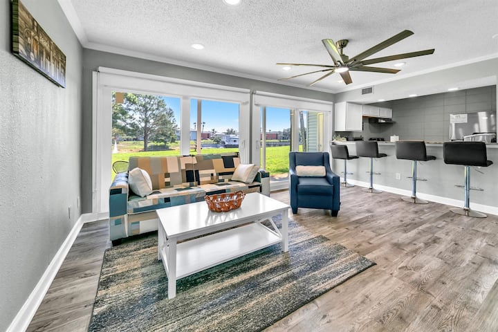 The Turtle's Nest Destin Lakefront - Destin, FL