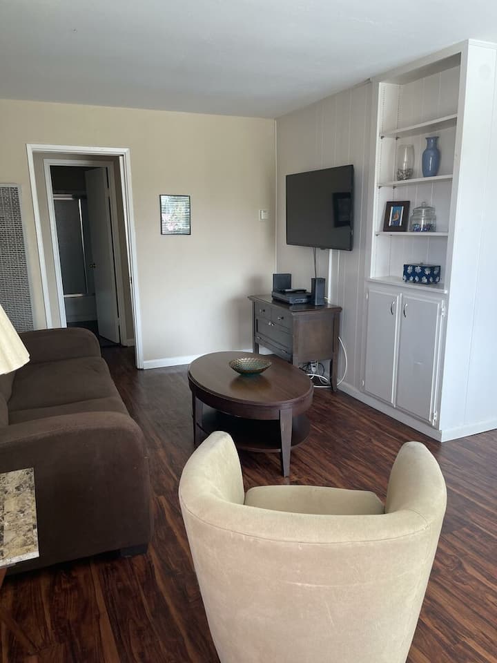 Pb Charmer 1 - Walking Distance To Beach And Bay! - San Diego, CA