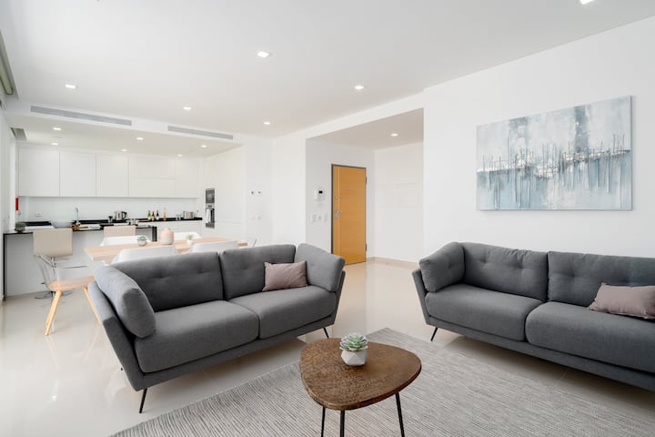 Top Floor Luxury Lagos Apartment - Lagos