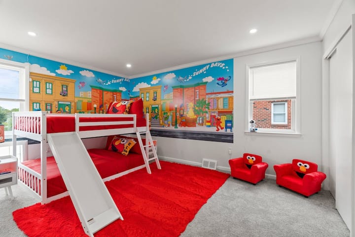 Sesame Place Room W/ King Bed & Garage Parking - Bustleton - Philadelphia