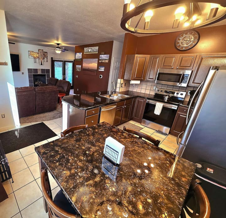 The Wyo Homestead! - Cheyenne, WY