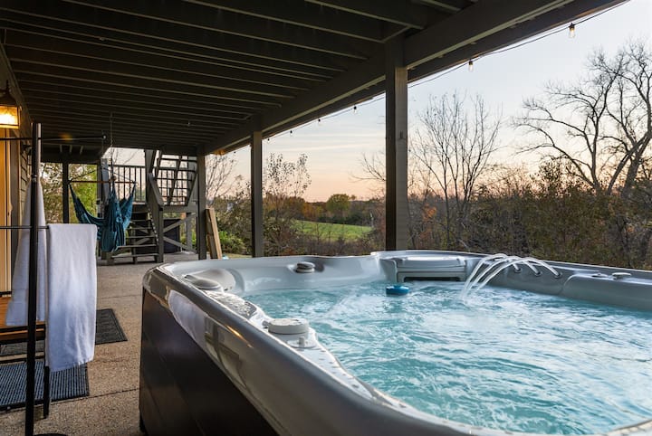 Hot Tub Nights And Sunset Views! - Galena, IL