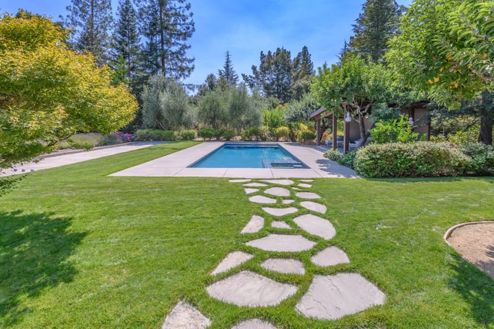 Amazing Grounds, Pool, Spa, & More! - Sonoma, CA
