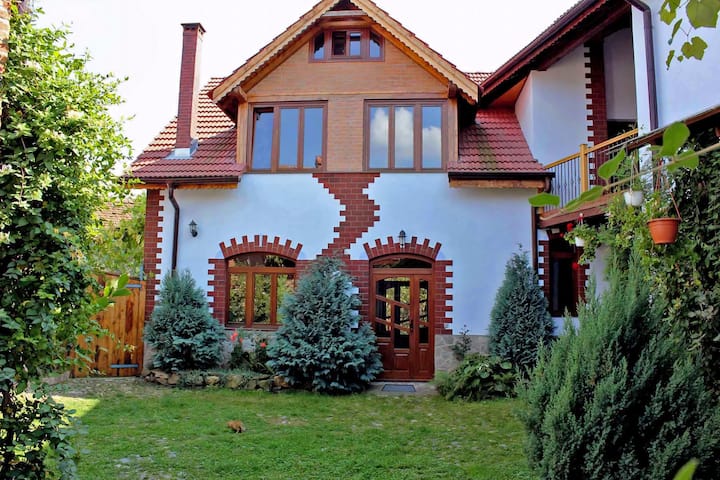 Casa Crina Rustikale Ferienvilla In Siebenbürgen - Miercurea Sibiului