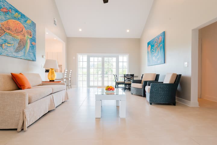 Colibri Court Three Bedroom Superior Apartment - Antigua and Barbuda