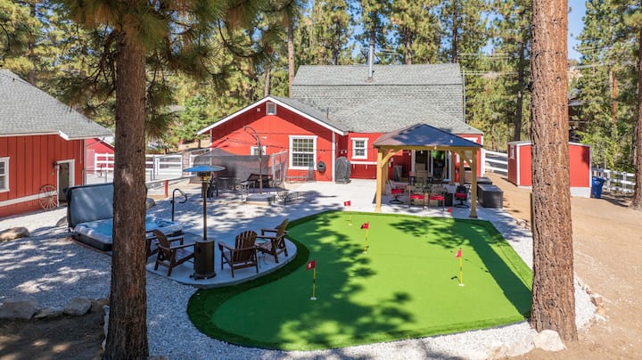 Foxy Farm Ranch, Guest House, Minigolf, Hot Tub - Big Bear Lake, CA