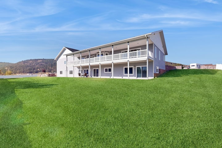 4 Br Home With Patio, Wifi, Pool Table - Kalispell, MT