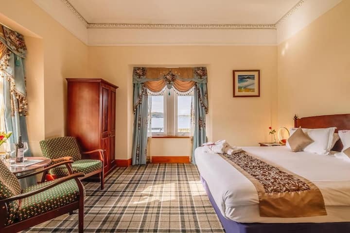 Sea View Room Near Mccaig's Tower – 10 Min Walk - Oban