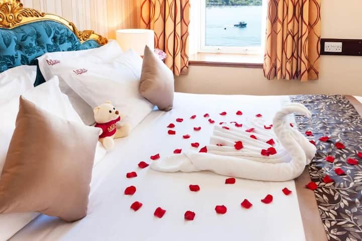 Romantic Suite | Enchanting Hotel With Sea Views - Oban