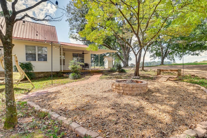 Country Home Near Lake Wedowee: Patio & Fire Pit! - Cheaha State Park, Delta