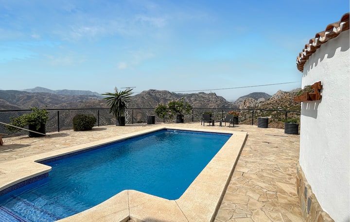 3 Bedroom Cozy Home In El Chorro, Alora - Álora