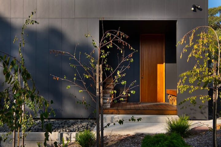 Banjo Treehouse -Architectural Elegance - Guildford