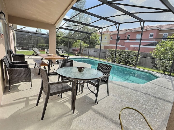 Lake Berkley 4br Villa W/ Heated Pool - Kissimmee, FL