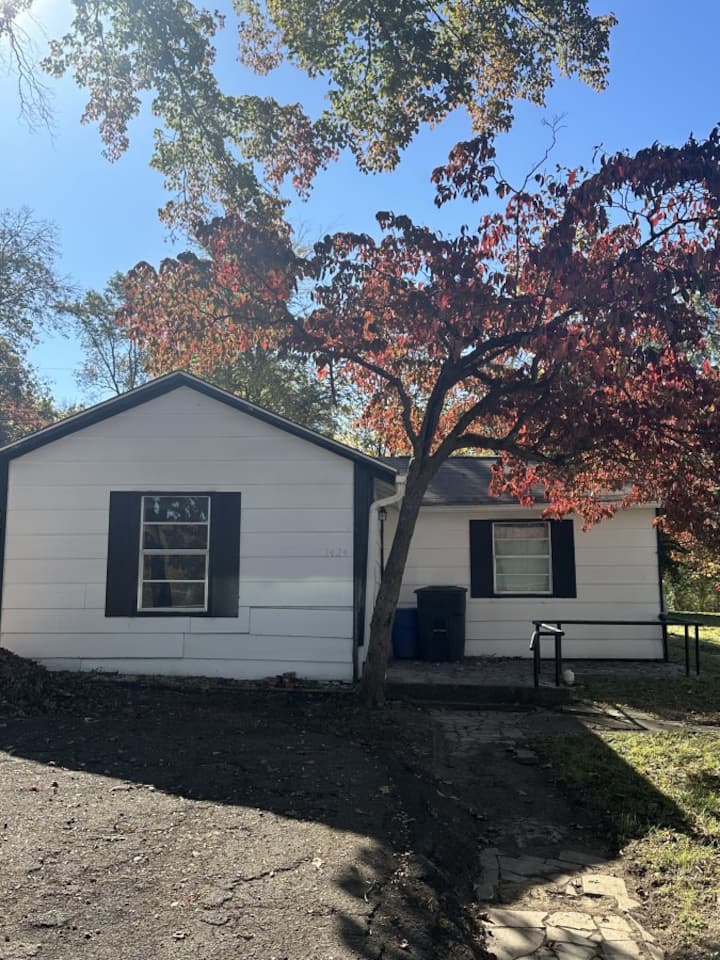 The Little Lodge - Knoxville, TN